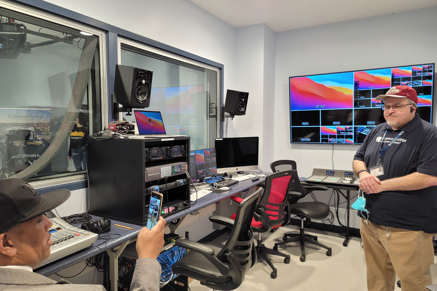 The extraordinary story of a self-proclaimed ordinary man, Pulitzer ...