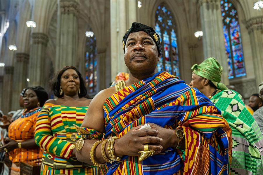 Celebran misa en honor a los afrolatinos en catedral del centro de ...