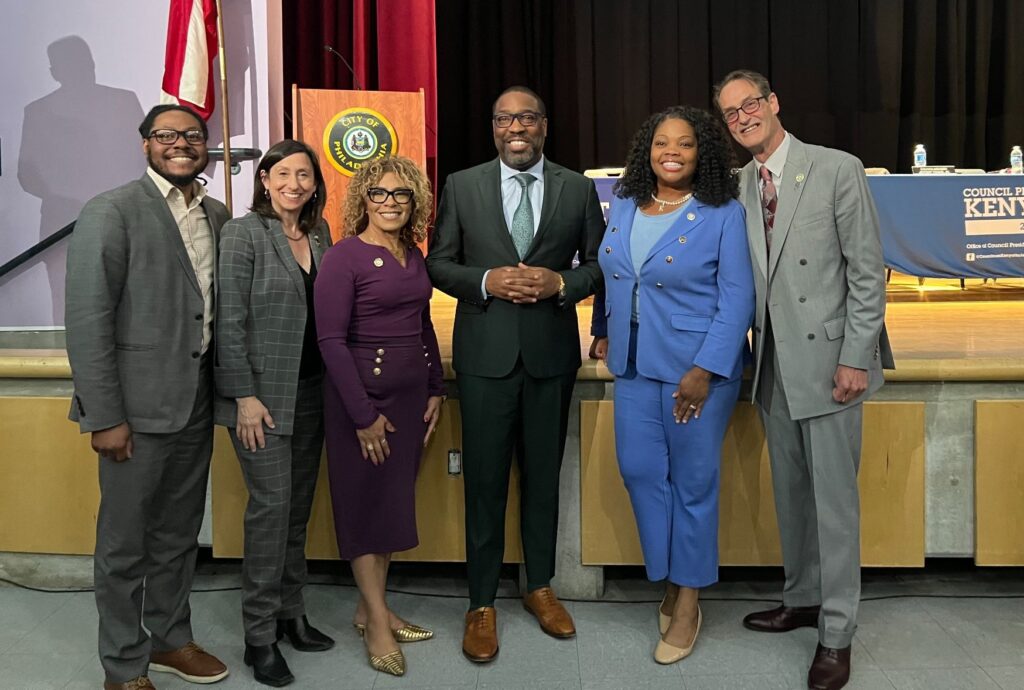En la escuela Julia de Burgos, el presupuesto de Filadelfia se vuelve ...